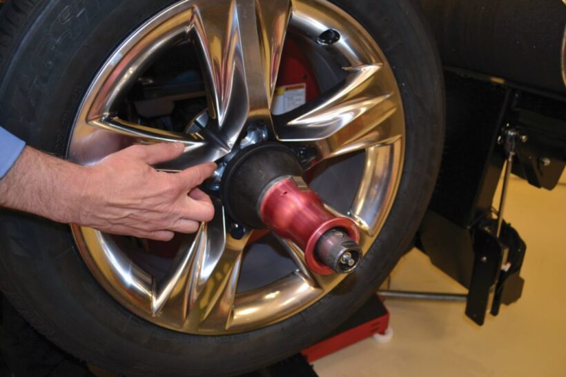 How to Choose the Right Wheel Balancer Machine for Your Shop? - F1 ...