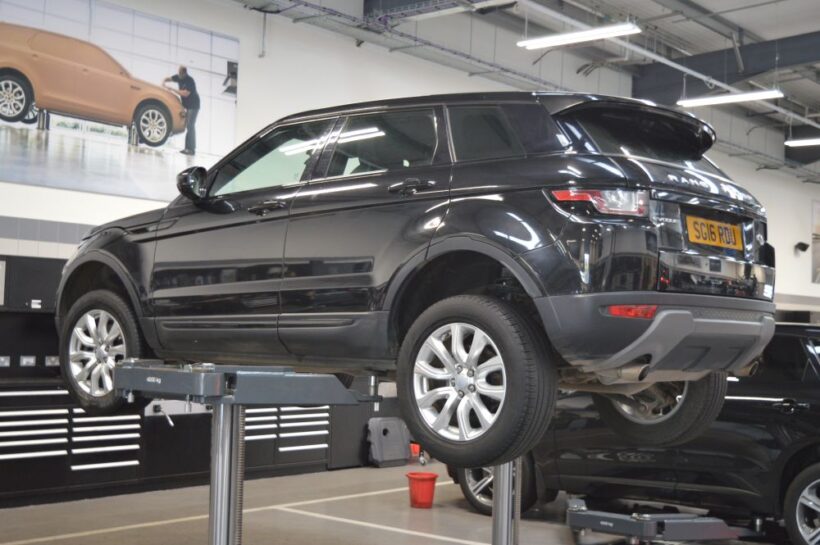 Range Rover Service: A Comprehensive Guide to Keeping Your Luxury SUV ...