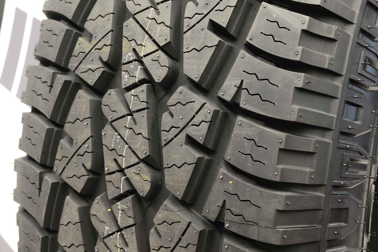Tire Traction: Understanding How Tread Patterns Influence Grip